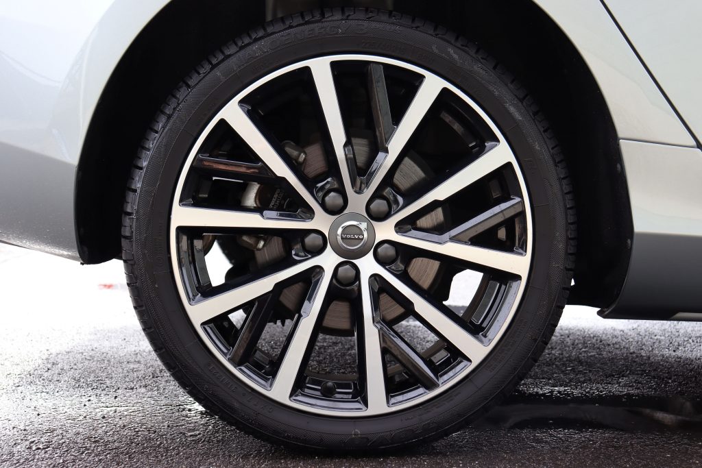 V40 D4 Dynamic Edition | Cars Voyage&Co -愛知県岡崎市 ボルボ車 輸入車-