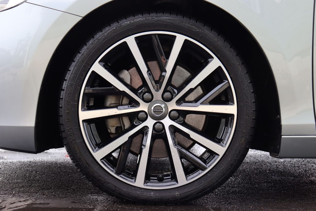 V40 D4 Dynamic Edition | Cars Voyage&Co -愛知県岡崎市 ボルボ車 輸入車-