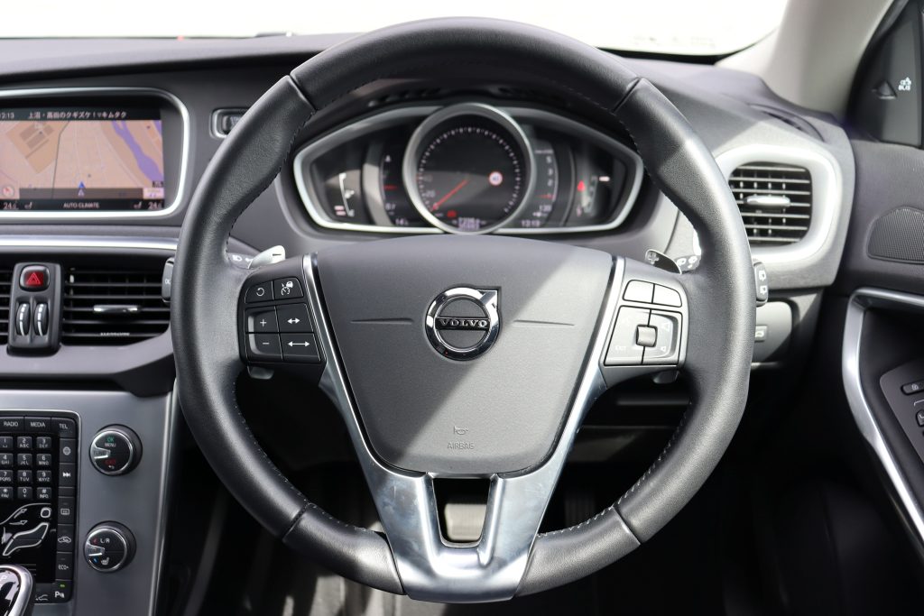 V40 D4 Dynamic Edition | Cars Voyage&Co -愛知県岡崎市 ボルボ車 輸入車-