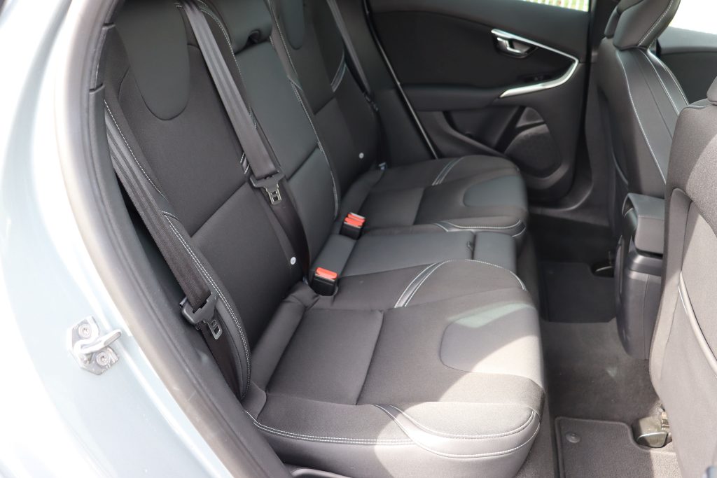 V40 D4 Dynamic Edition | Cars Voyage&Co -愛知県岡崎市 ボルボ車 輸入車-