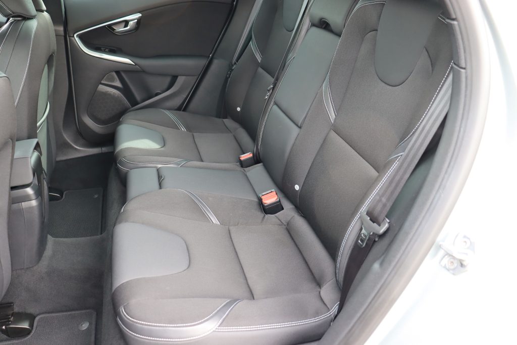 V40 D4 Dynamic Edition | Cars Voyage&Co -愛知県岡崎市 ボルボ車 輸入車-