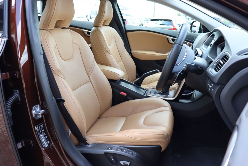 V40 Cross Country T5 AWD Summum | Cars Voyage&Co -愛知県岡崎市 ボルボ車 輸入車-